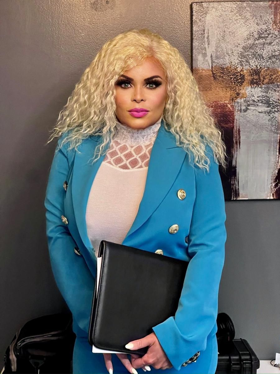 Actress, Podcast Host of The Discovery Pod with Eve, Eve Richards cast ...