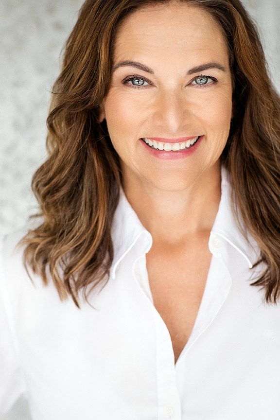 Holly Dawn Davidson Takes Center Stage in 'Four Down': Groundbreaking ...